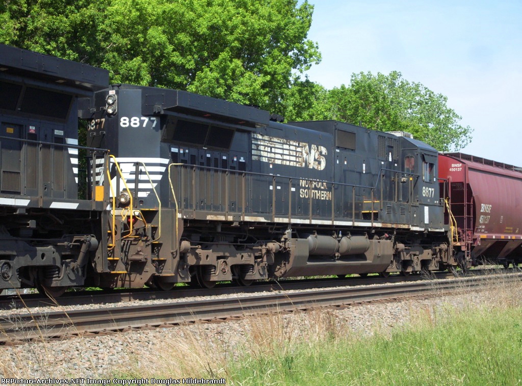 NS 8877